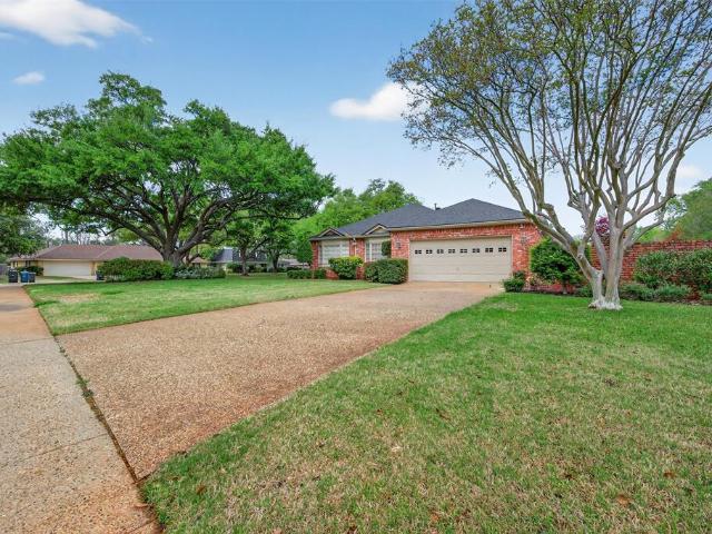 2512 N Waverly Drive