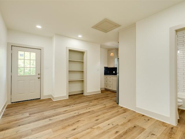 2512 Avenue K Back