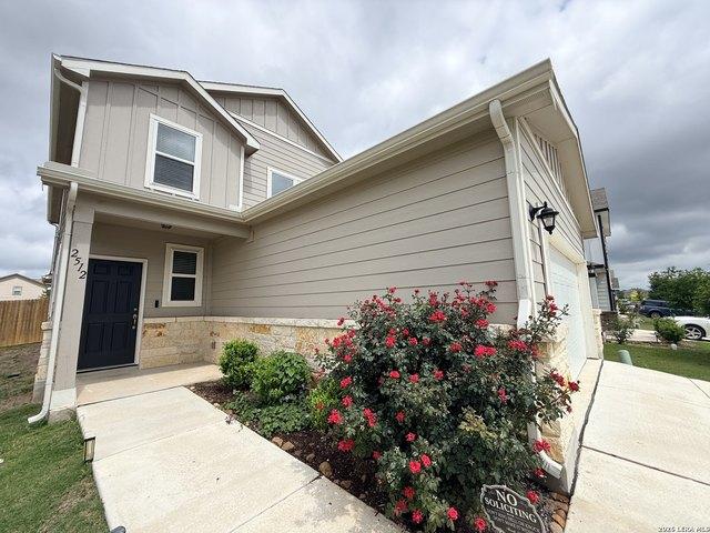 2512 Ayers Dr, Seguin, TX 78155