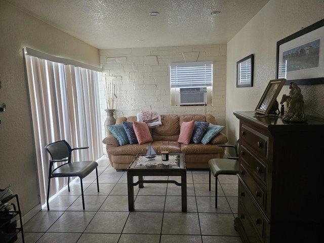2512 Arthur St, Hollywood, FL 33020