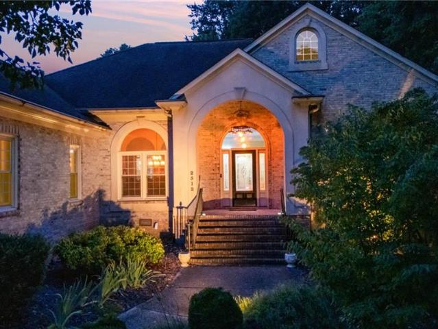 2512 Burch Point