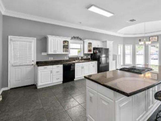 2512 Bourgeois Lane