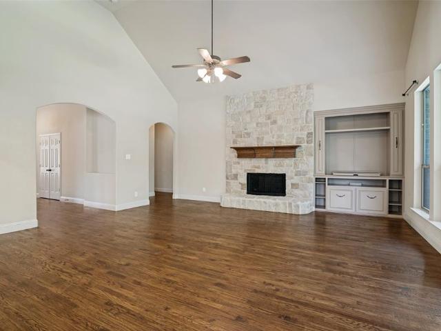 2512 Cedarwood Trail