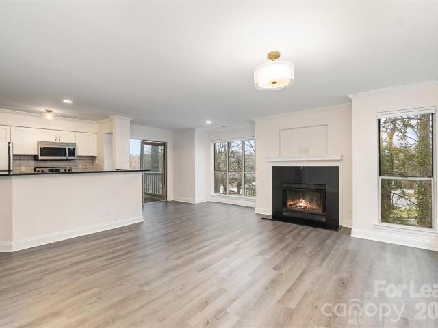2512 Cranbrook Lane