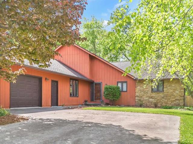2512 E Rock Creek Dr, Bloomington, IN 47401