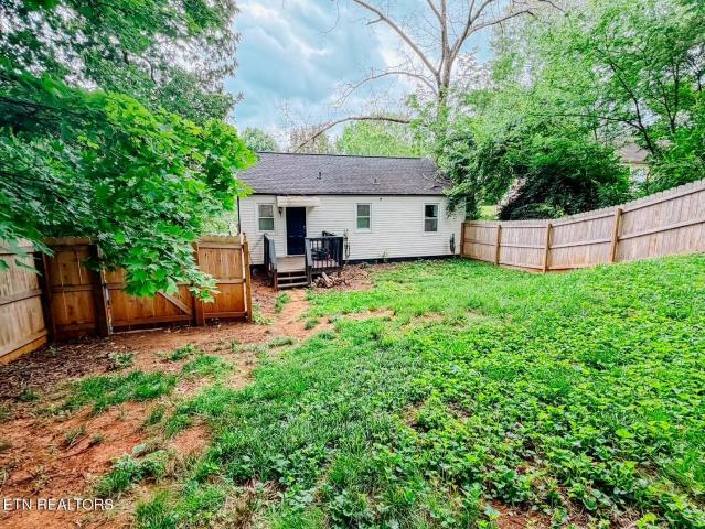 2512 Greenfield Lane