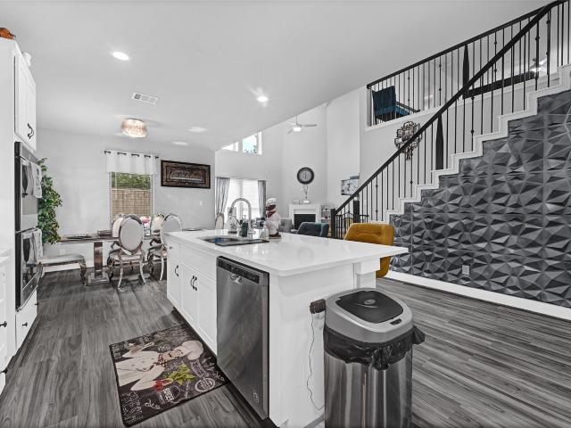 2512 Ravenna Court