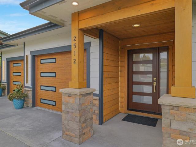 2512 Vista View Drive
