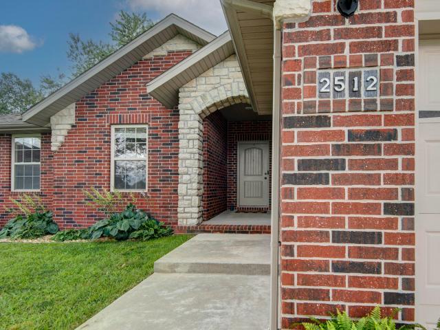 2512 W Chris Court
