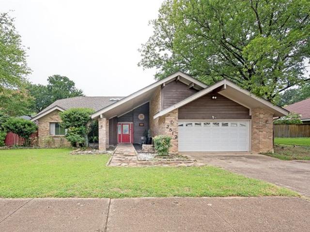 2512 Winding Hollow Ln, Arlington, TX 76006