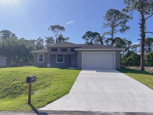 2512 33rd St W, Lehigh Acres, FL 33971