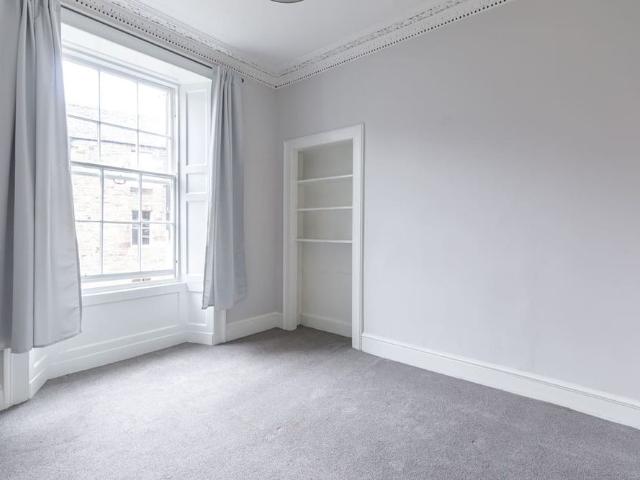 2512L Cumberland Street, Edinburgh, EH3 6SA