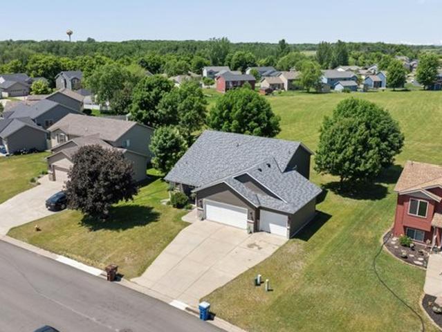 2513 Ocarina Dr, Sauk Rapids, MN 56379