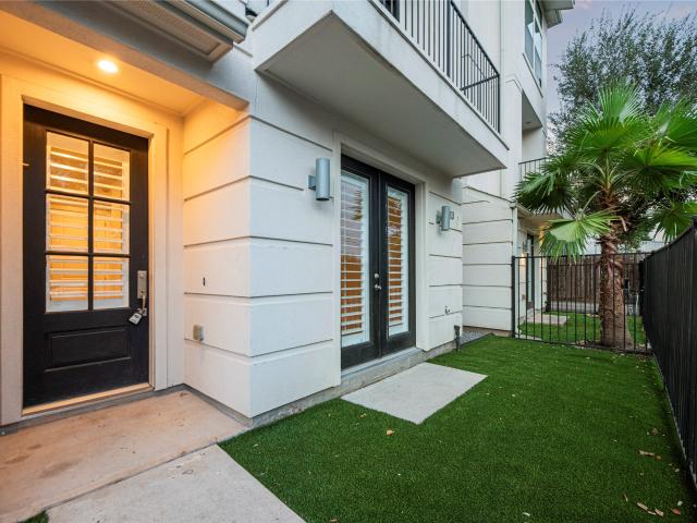 2513 B Garrow St, Houston, TX 77003 | MLS #43888 | Compass