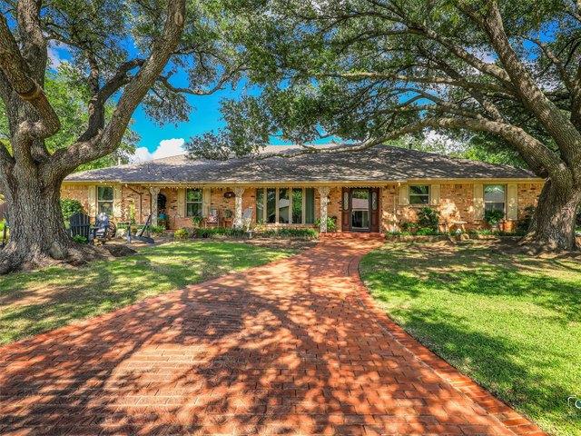 2513 Brookhaven Dr, Denison, TX 75020