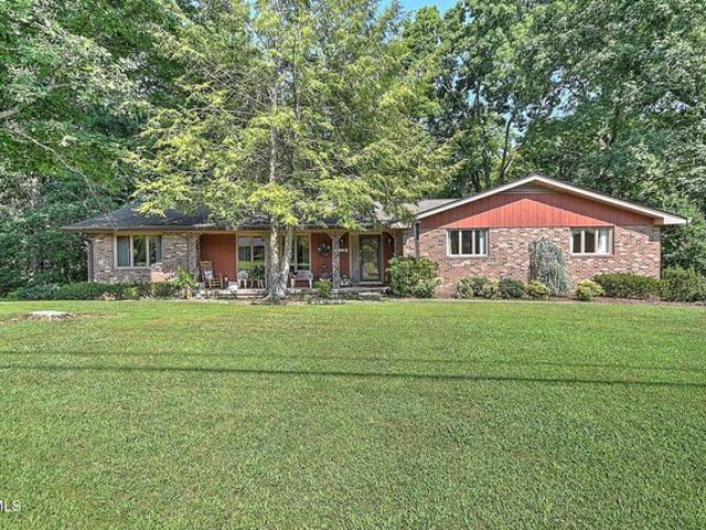 2513 Essex Dr, Kingsport, TN 37660