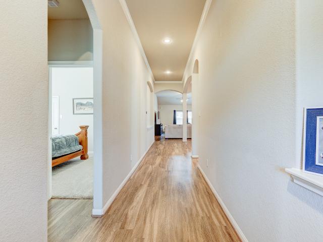 2513 Holly Laurel Manor