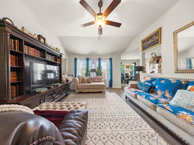2513 Petersburg Lane