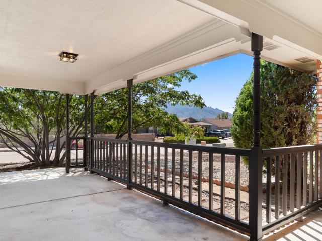 2513 Twin Buttes Drive NE