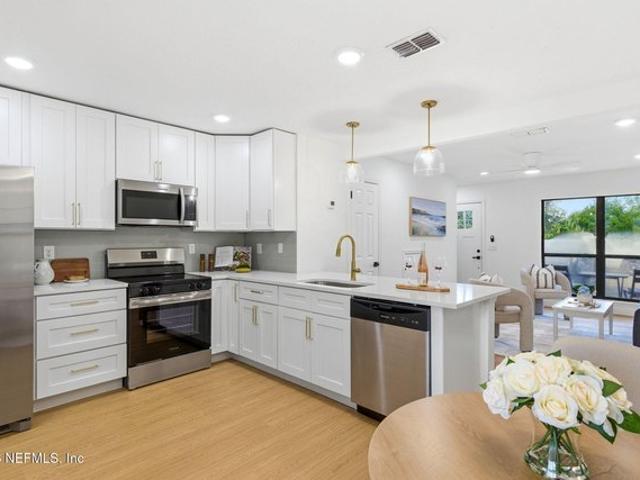 2513 Waters Edge Dr, Neptune Beach, FL 32266