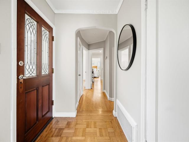 251 Alexander Ave