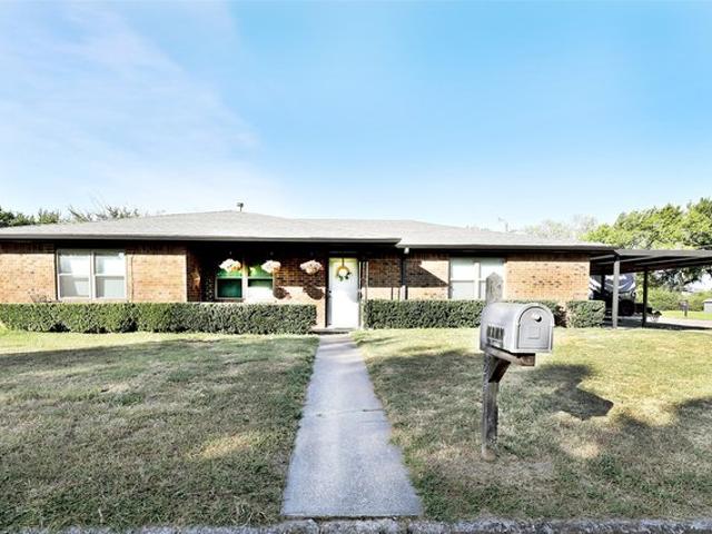 251 Alicia St, Bowie, TX 76230