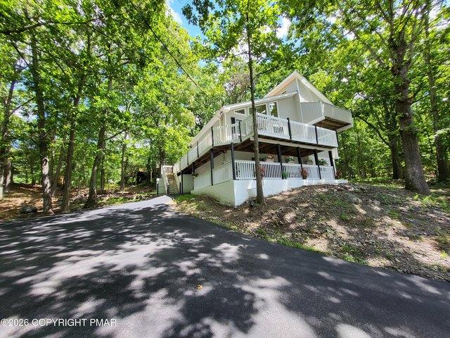 251 Dorchester Dr, Bushkill, PA 18324