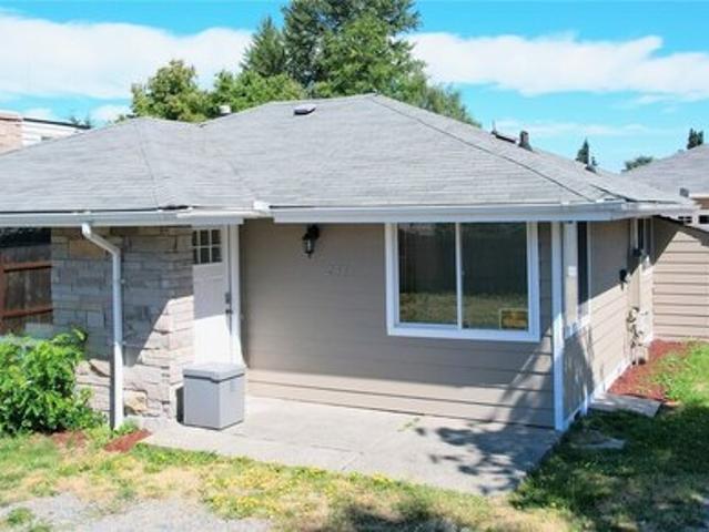 251 E 72nd St, Tacoma, WA 98404