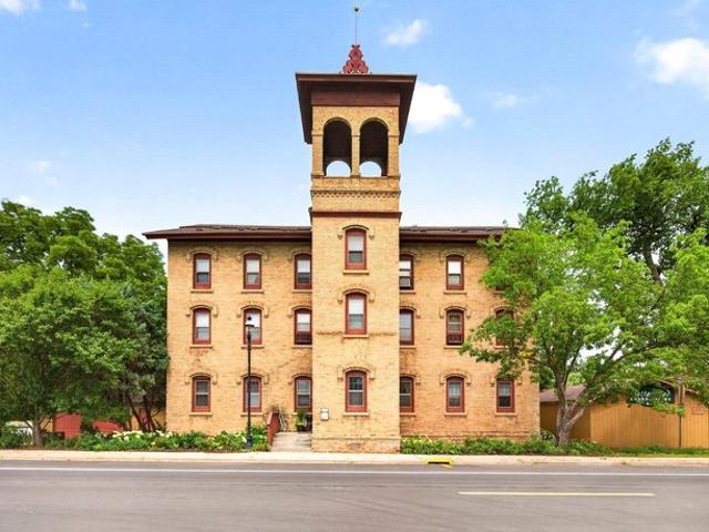 251 E Main St Apt 303, Omro, WI 54963