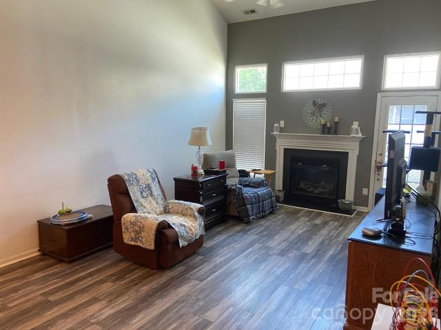 251 Horizon Circle