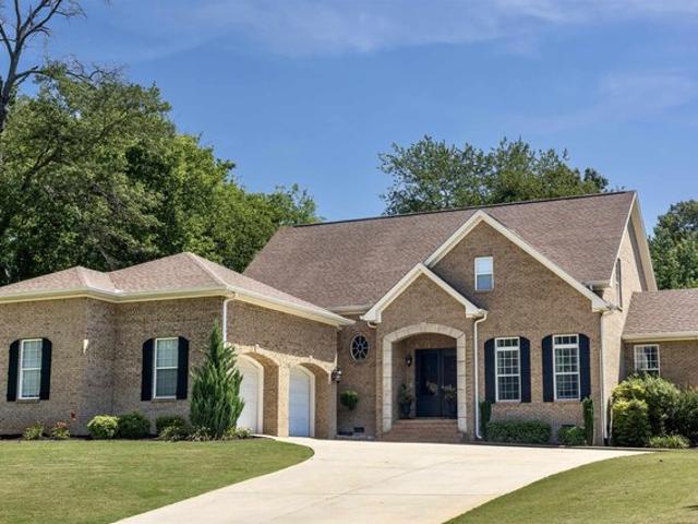 251 Isbell Dr, Muscle Shoals, AL 35661