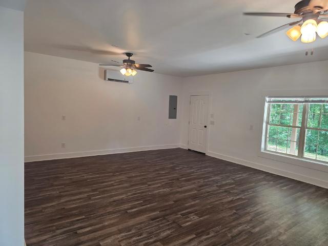 251 Oak Dr