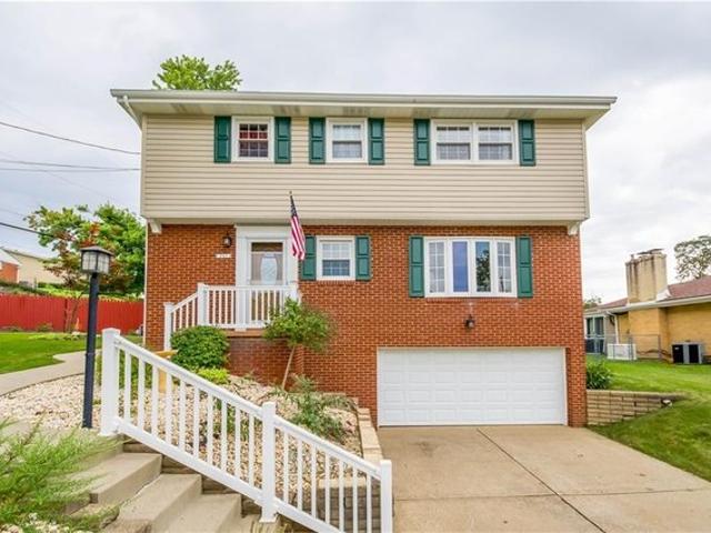 251 Old Clairton Rd, Clairton, PA 15025