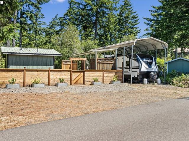 251 Outer Dr, Florence, OR 97439