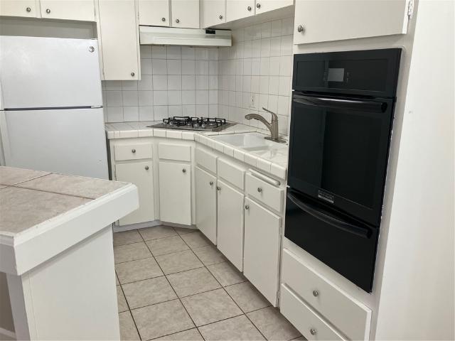 251 N Craig Avenue 1
