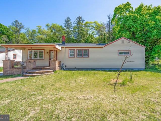 251 Novack Dr, Clayton, NJ 08312
