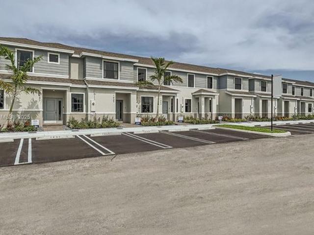 251 NE 16th St, Florida City, FL 33034