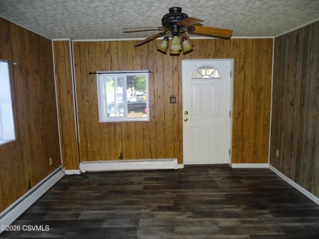 251 S 6TH Street