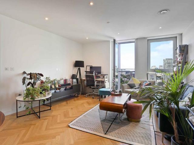 251 Southwark Bridge Road, London, SE1 1 bed apartment to rent £2,495 pcm £576 pw