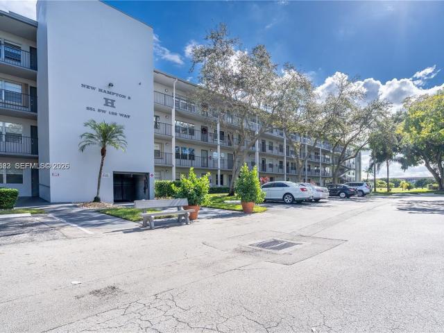 251 SW 132nd Way, Unit 117H, Pembroke Pines, FL 33027 | MLS #A11943
