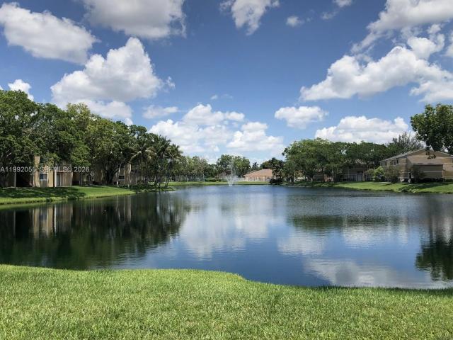 251 Palm Cir W, Unit 107, Pembroke Pines, FL 33025 | MLS #A11992