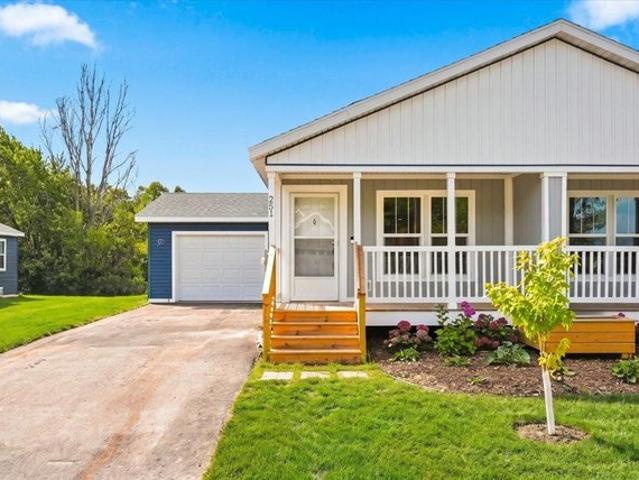 251 Panther Dr, Ellsworth, WI 54011