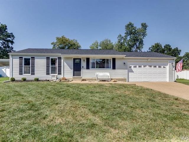 251 Peffer Ln, Fenton, MO 63026