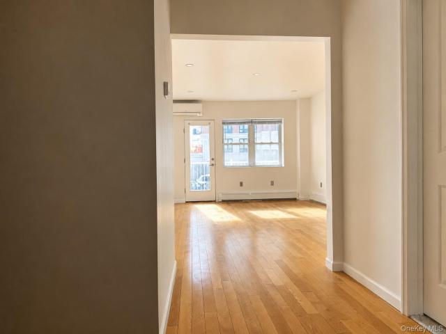 251 W Broadway 210