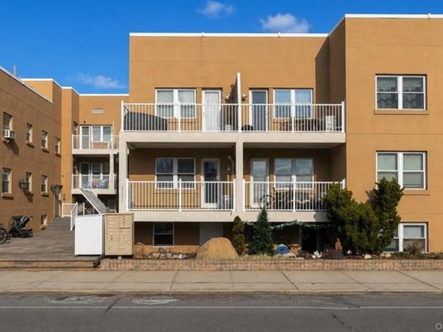 251 W Broadway Apt 210, Long Beach, NY 11561