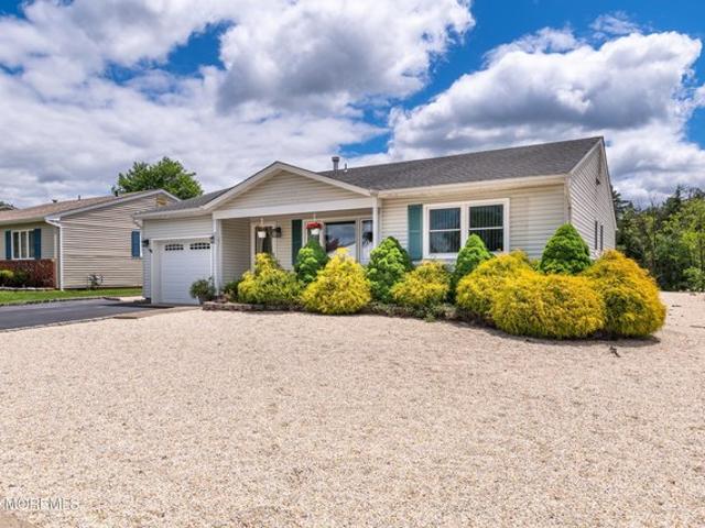 251 Westbrook Dr, Toms River, NJ 08757