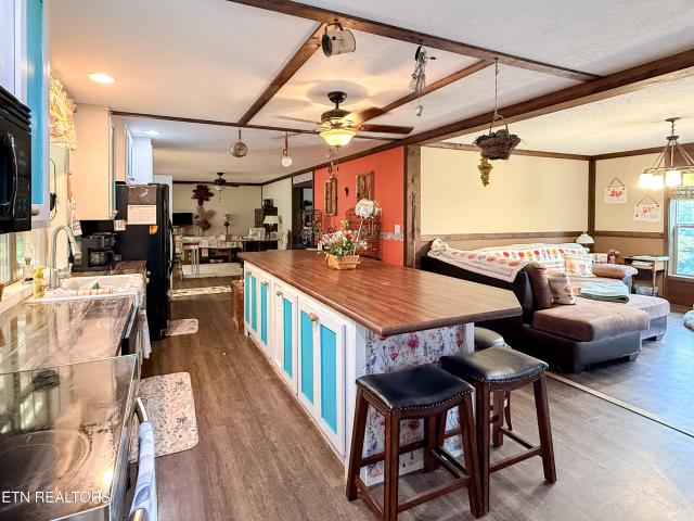 251 Willow Springs Rd