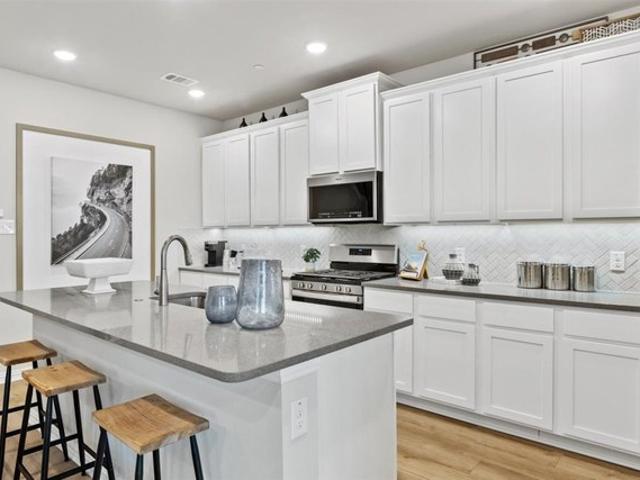 251 Territory Trl # 20, Fort Worth, TX 76120