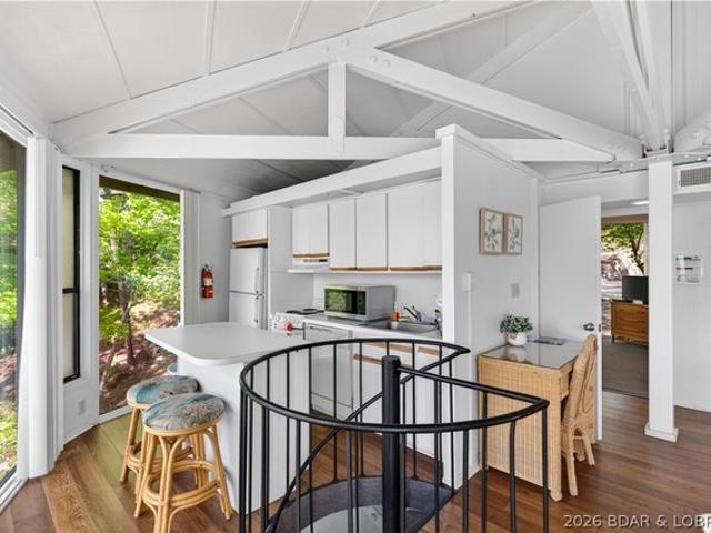 251 Tree Top Dr Unit 20, Four Seasons, MO 65049