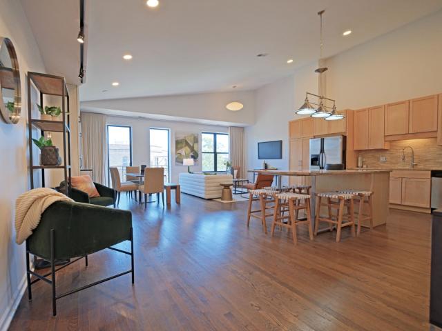 2524 N Willetts Court # 3N
